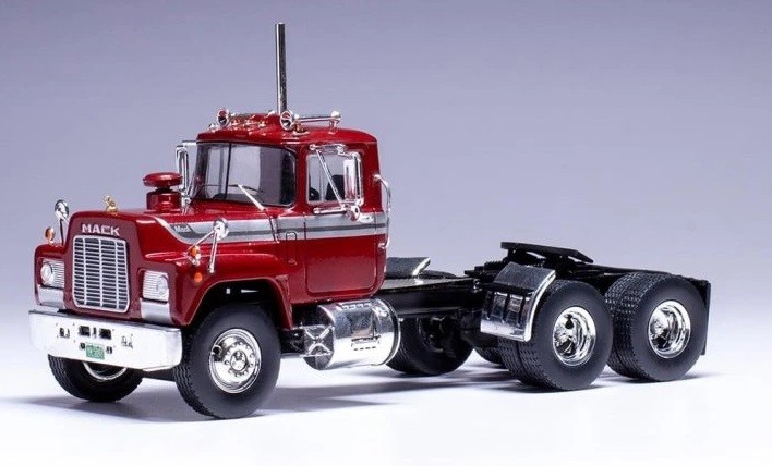 Купить 1:43 седельный тягач MACK R-Series 1966 Red - в Seven Models