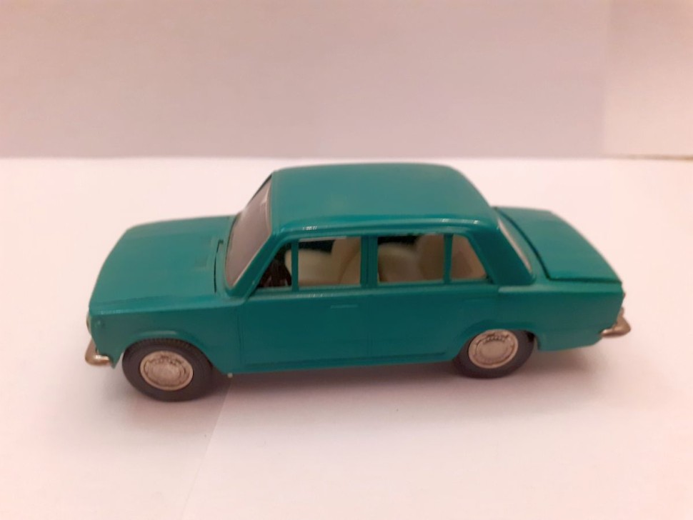 Купить 1:43 ВАЗ-2101 зеленый - в Seven Models